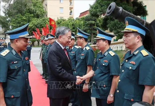President visits Air Defense - Air Force High Command