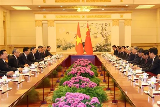Top leader of Vietnam visits Central Party School of China