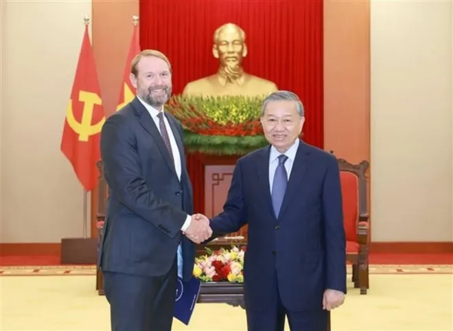 Party chief calls for more investments from Pacifico Energy