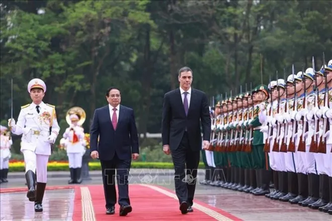 PM hosts red-carpet welcome ceremony for Spanish counterpart