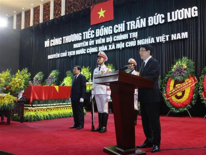 Memorial service held for former State President Tran Duc Luong