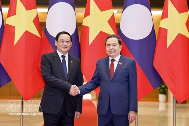 Vietnam, Laos push forward delivery of cooperation agreements