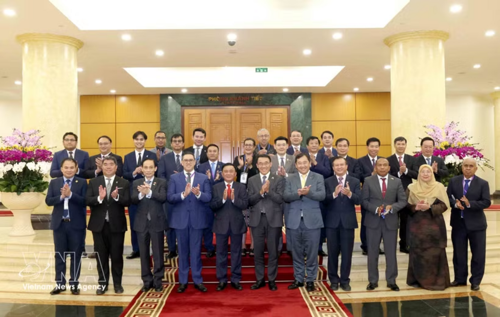 Senior Party official receives representatives of Southeast Asian ...